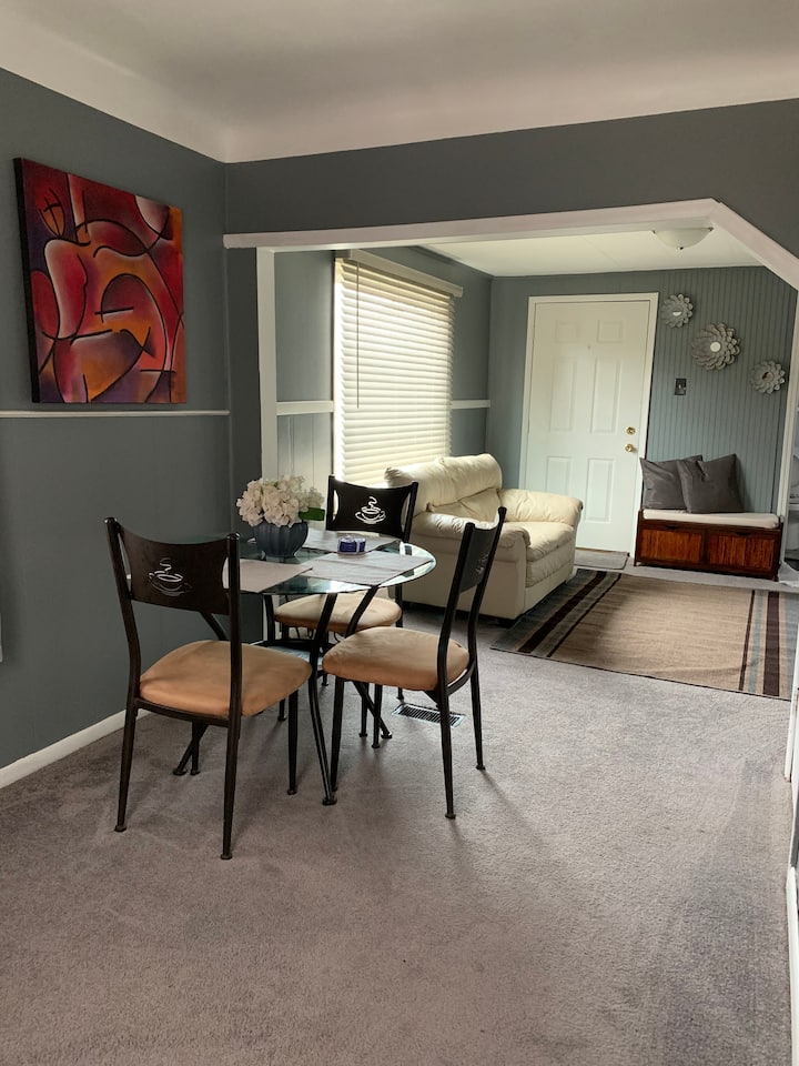 Your Home 5 Mins From Detroit Metropolitan Airport - Detroit Metro Wayne County Airport (DTW)