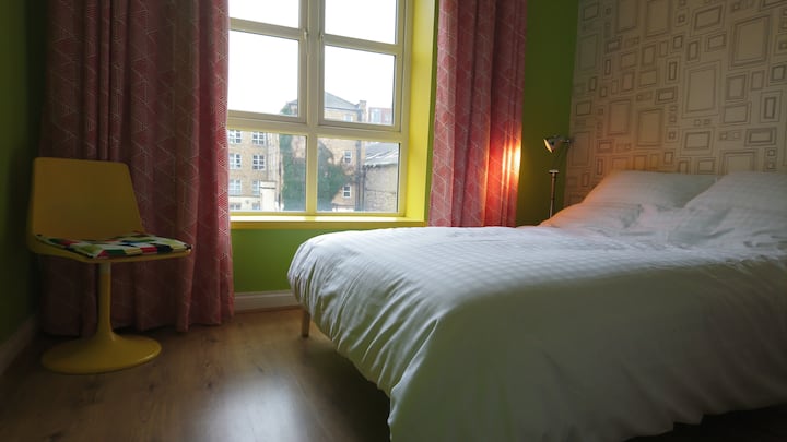 Stylish, Cosy Room, In Trendy City Apartment - Dublin