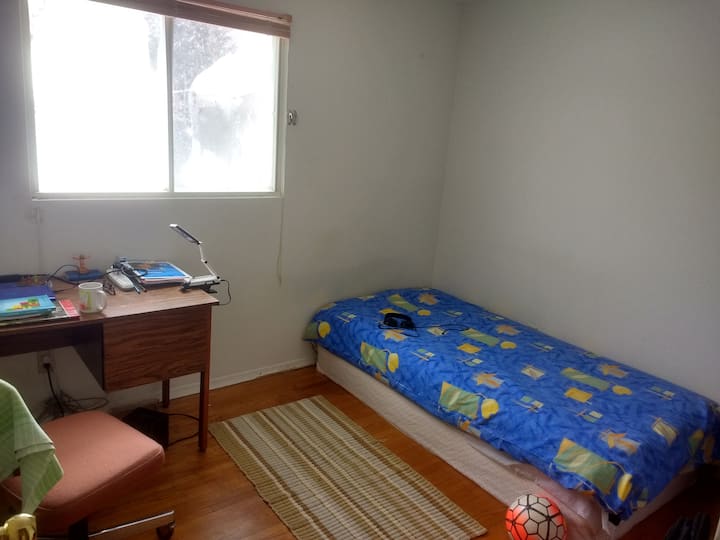 Quiet /Clean Place In Gorgeous Mooney's Bay Area - 渥太華