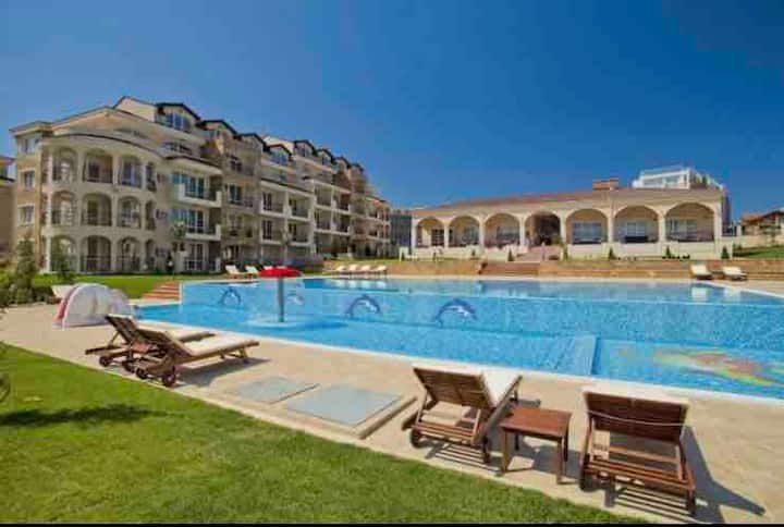 Прекрасно студио с гледка море в к-с “Атия Резорт” - Chernomorets