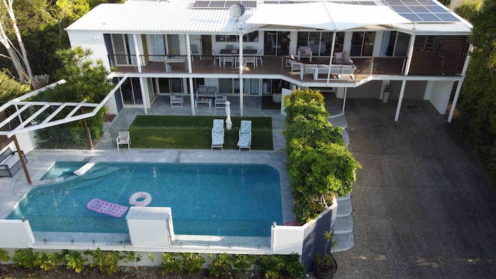 Beautiful Family Home Near 5 Beaches - Caloundra