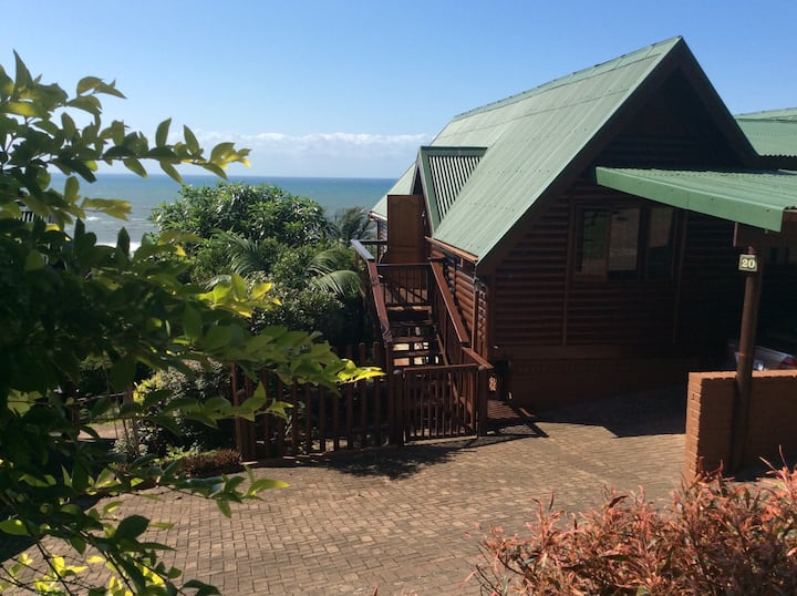 Amberwood, A Beautiful Beach House - Port Edward