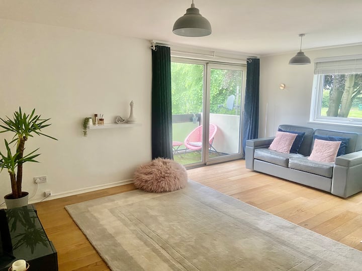 Studio In Sutton Coldfield Town - Sutton Coldfield