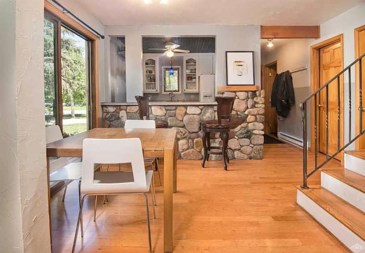 Hidden Gem 3 Bd Th In Between Vail And Bc Resort!! - Avon, CO