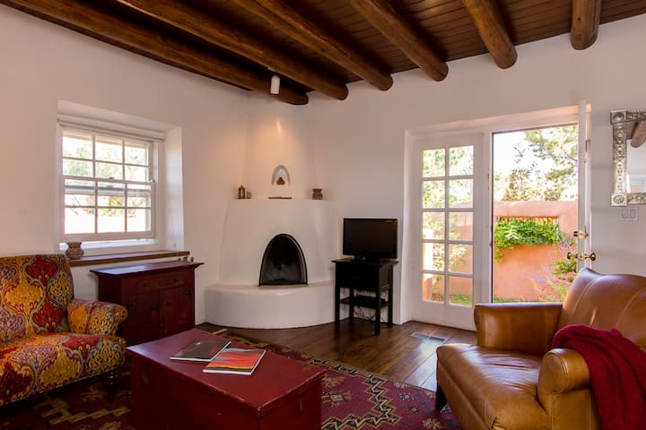 Elegant Santa Fe Casita ~ Walk To The Plaza - Santa Fe, NM