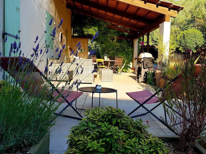 Maison  Avec Jardin 10min à Pied Du Centre D'arles - Camargue