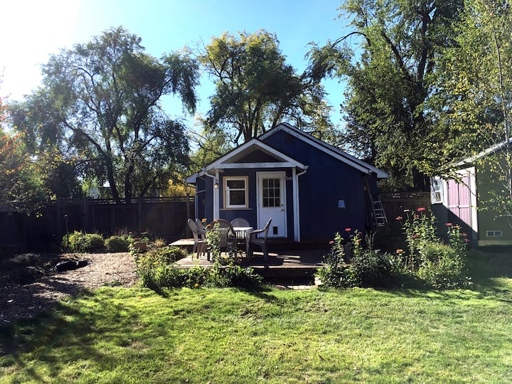 Tranquil Garden Bungalow In The City - Close To Uo - 유진