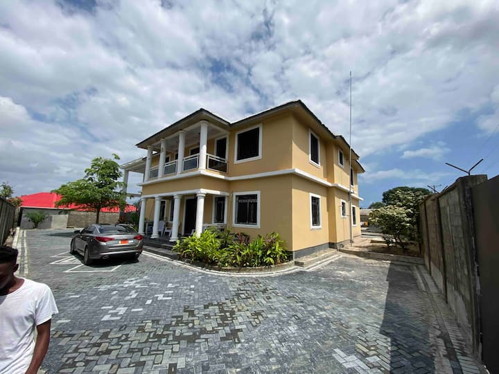 Ma Sarah Guest House/villa Sk, Airbnb - Monrovia