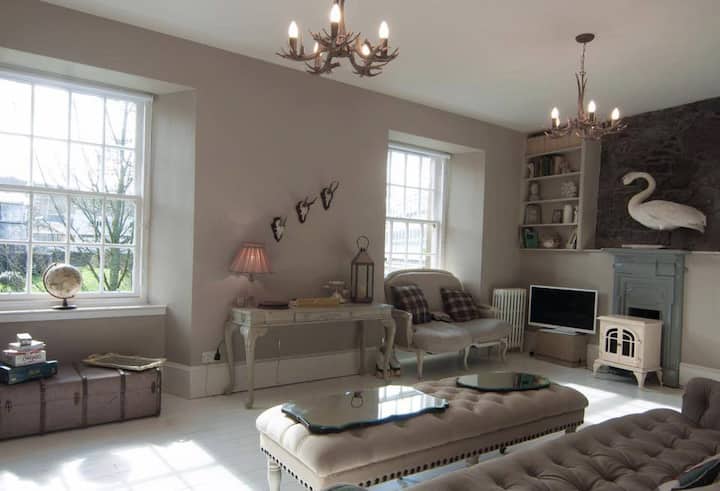 Castle View 2 Bed Apartment - Rothesay