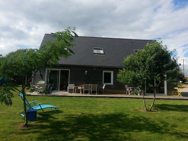 Charmante Maison Bois à La Campagne - Cast