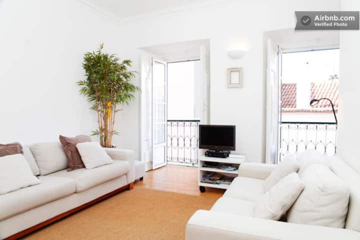 Charming Castle Hill Flat - Lisboa