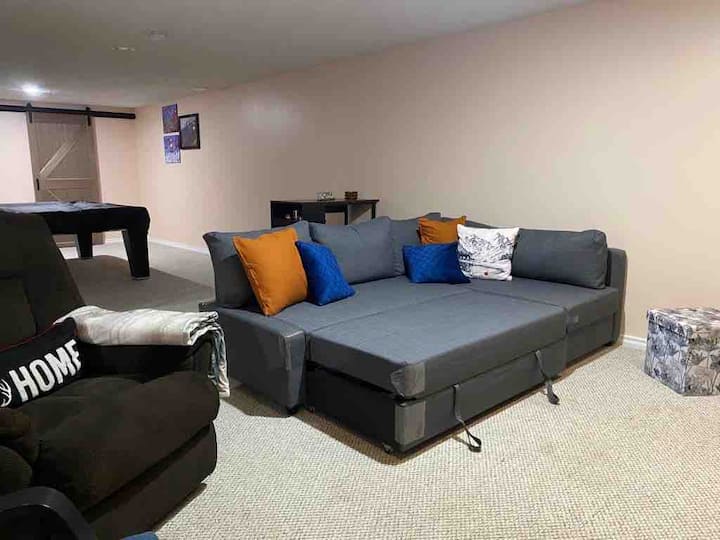 Spacious & Private Basement - Saint Albert