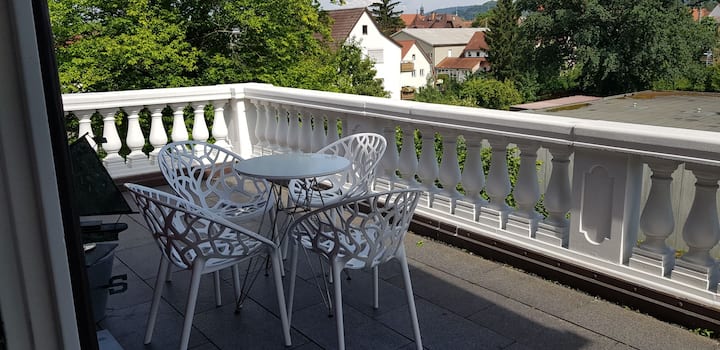 Helle, Große Dachwohnung Mit 2 Balkonen, 120 Qm - Schorndorf, BW, Alemania