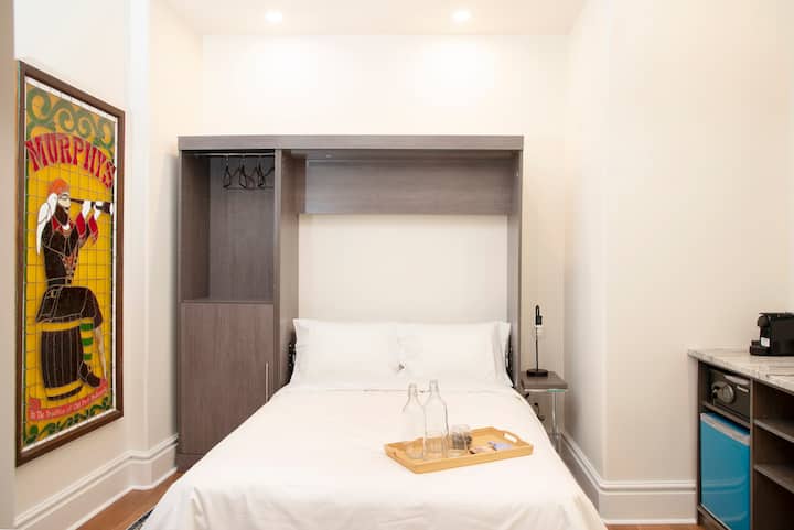 Boutique Stay In Charming Port Dalhousie - Room M - Niagara-on-the-Lake