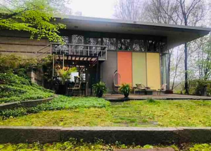Stunning Private Mid Century Pool. 10 Min To Yale. - Branford, CT