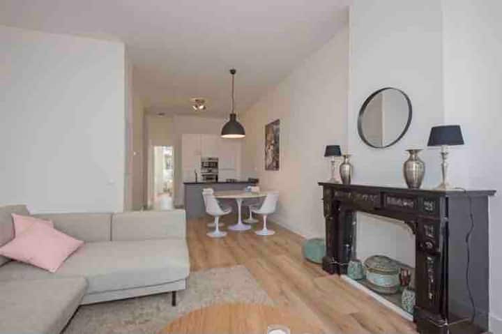 Very Spacious And Bright 3-room Apartment - 로테르담