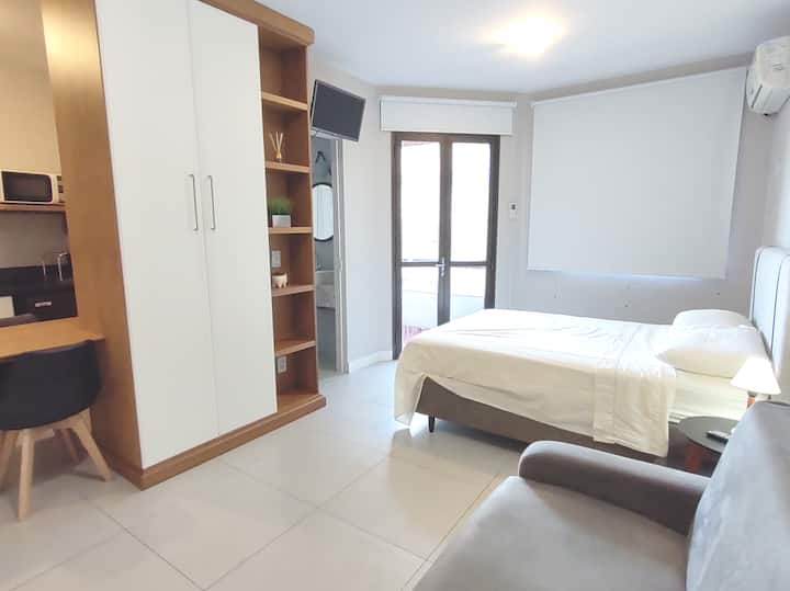 Lindo Estúdio A Metros Da Ufrgs/santa Casa - Porto Alegre