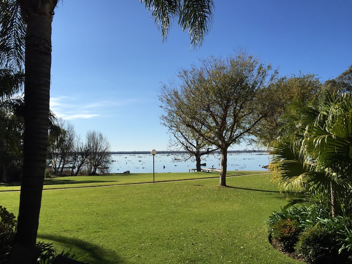 Waterfront Oasis In Villa Tarni - Yarrawonga