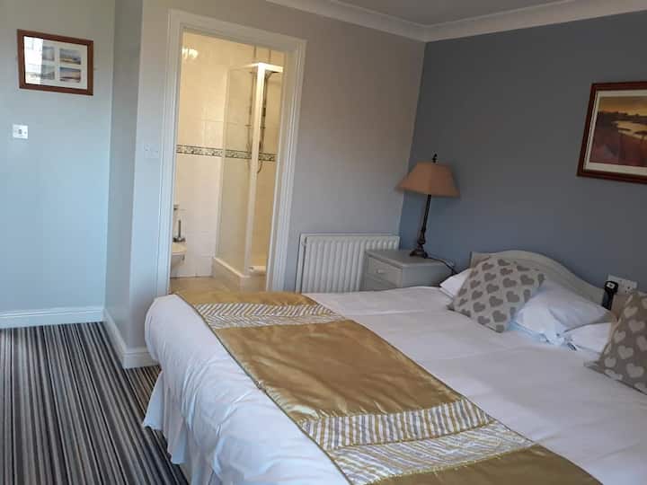 Comfy Bedrooms Close To Gower, M4, And Swansea - Llanelli