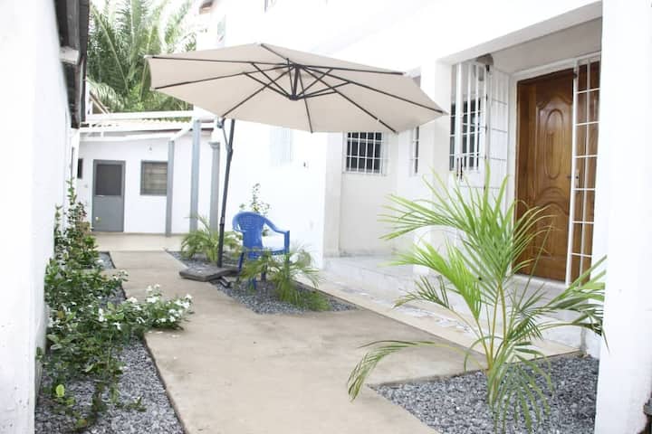 2 X 2 Chambres Et Salon Vers Avenou (Adidogome) - Togo