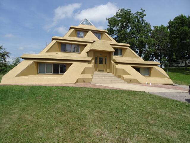 PYRAMID HOUSE - 5,600 Sq Ft - 6 BR Home - Houses for Rent in Clear Lake ...