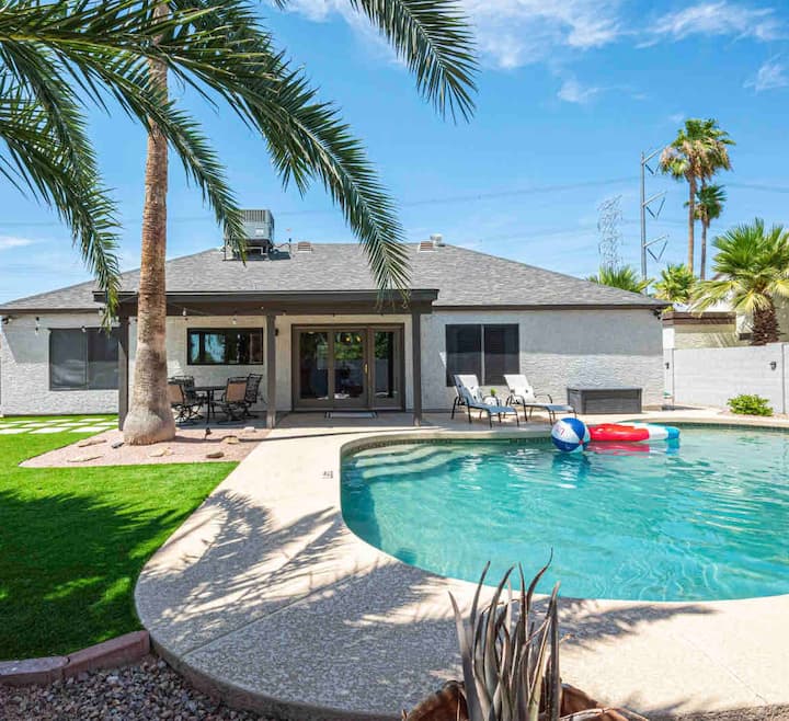 Beautiful Home W Bike Path, Hot Tub & Pool - Tempe, AZ