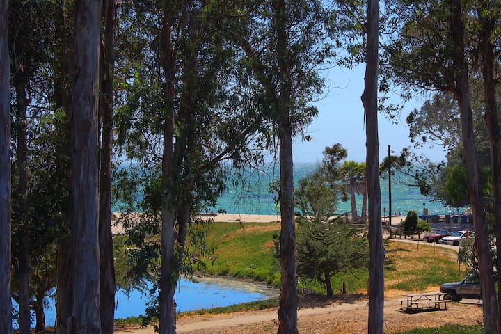 Beachbreak Bungalow - Santa Cruz, CA
