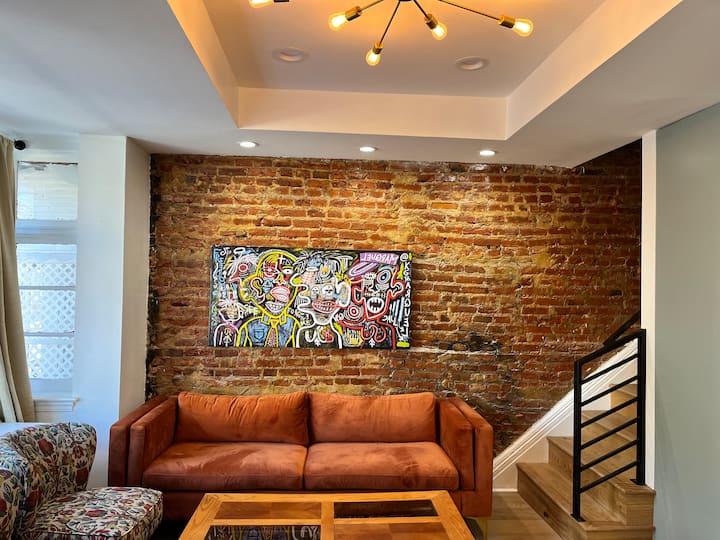 3 Bedroom Nw Modern Home With Parking Near Metro - Silver Spring, MD