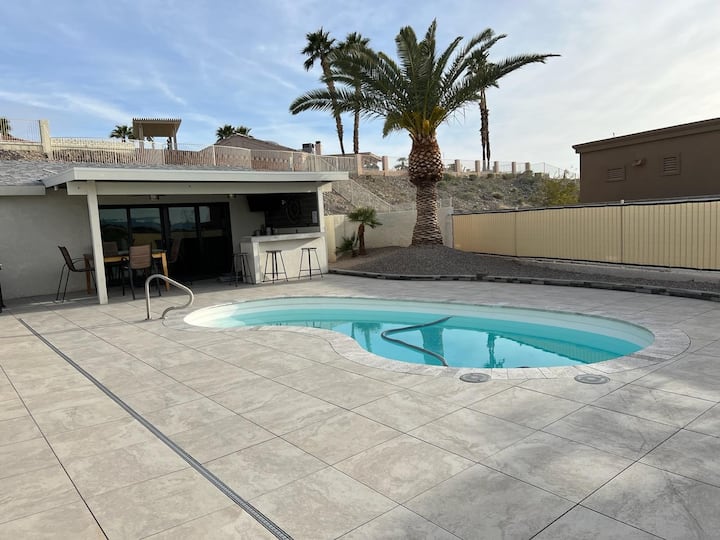 Lake House Entertaining ....4 Bedroom W/pool - レイクハバスシティ, AZ