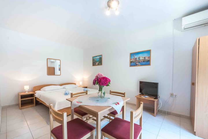 Villa Nona Studio - 30sqm & Big Private Terrasse - Cavtat