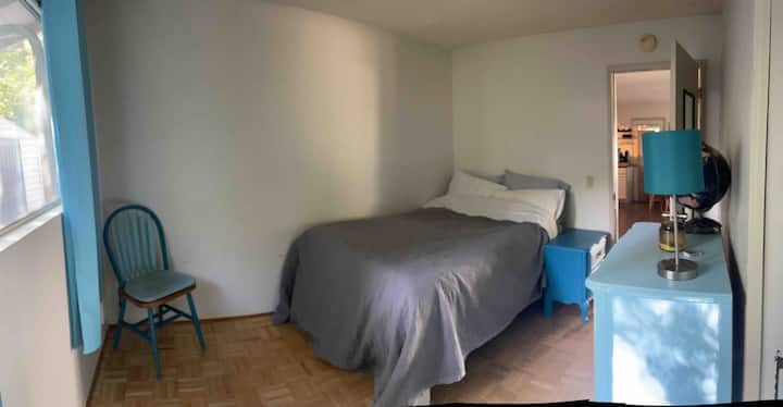 Room In Calm Culdesac House - Santa Barbara, CA