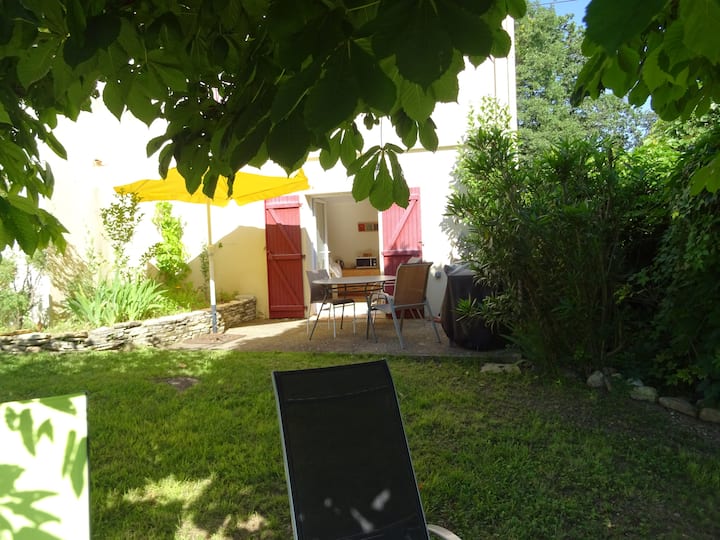 T2 Ground Floor Villa Level Access Terrace Garden - Cucuron