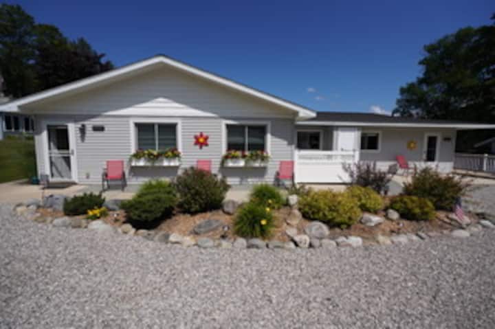 Lake Charlevoix:  Beautiful Summer Vacation Home! - Charlevoix, MI