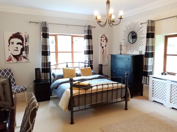 The Granary, Large Suite In A Converted Barn - Wokingham