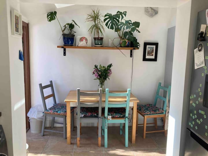 Calm, Comfortable And Clean Room In East Bristol - Bristol