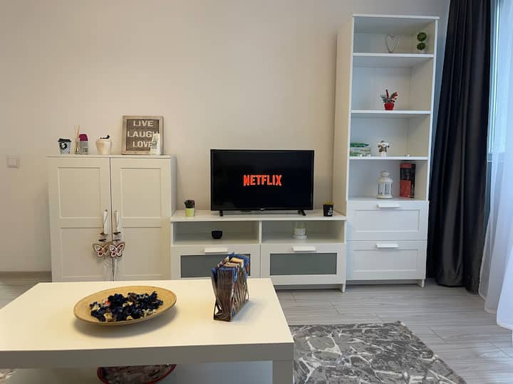 Comfy & Central 2 Br Apartment | 2 Double Beds - Bucharest