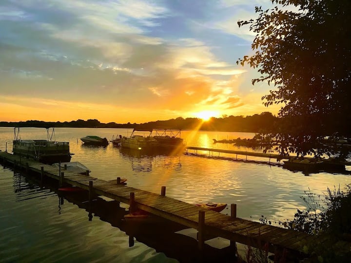 Lake House Vacation Getaway - Big Bend, WI