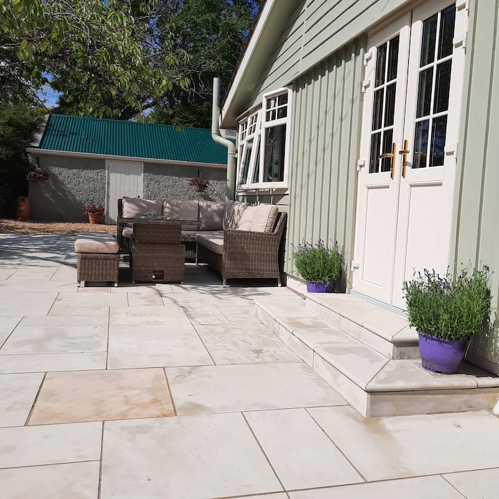 "Country Retreat At Annie's Cottage, Tankardstown - County Meath