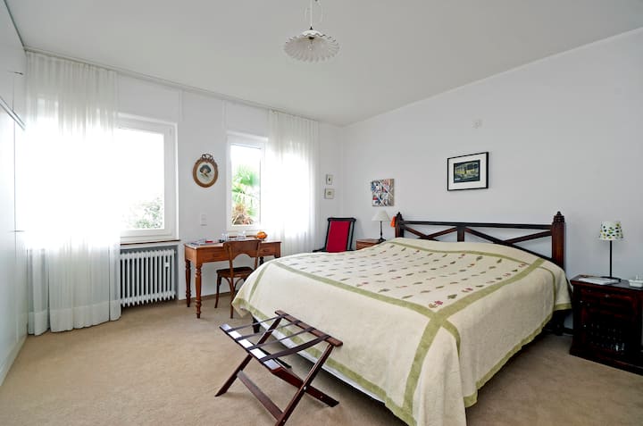 Charming Large Room - Düsseldorf
