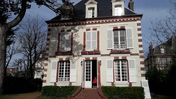 Villa 8 Chambres à 100m De La Plage. Superhost, 3* - Houlgate