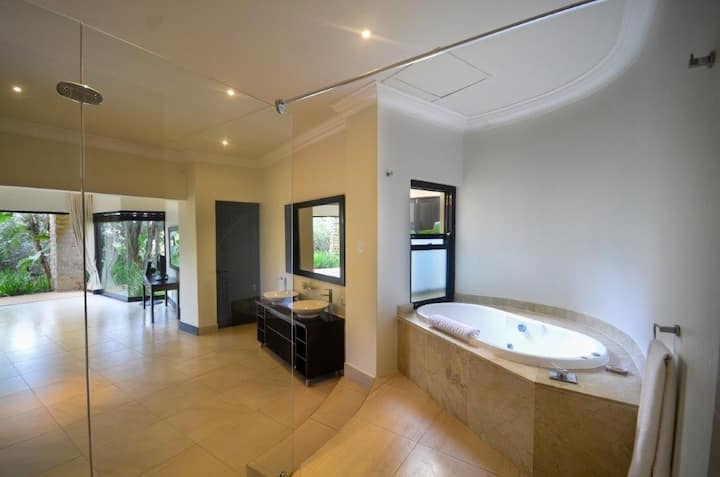 Magnificent Zimbali Villa With 180 Degree Sea View - Dolphin Coast