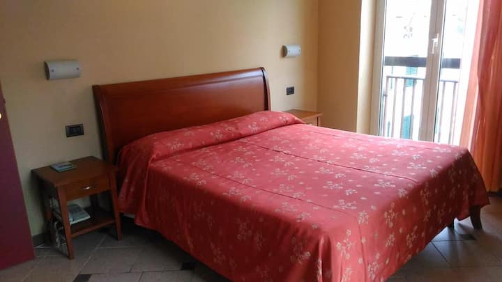 Finale Ligure: Plage Et Centre à Quelques Pas - Liguria