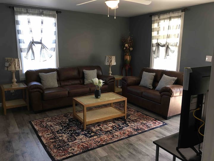 Renovated Lowe Mill Arts Home 3br/2bath - Huntsville, AL