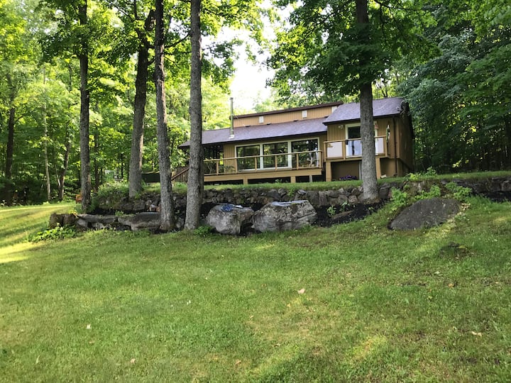 Perfect Privacy, 
Fall In Love With 
3 Mile Lake - Algonquin Provincial Park