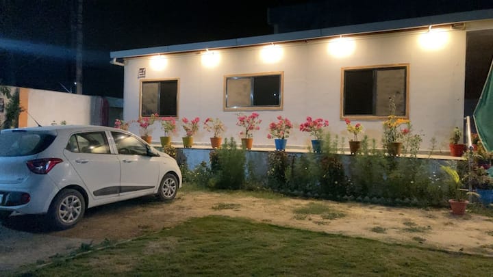 Vibrant Rangili Baag Room 1 - Mughalsarai