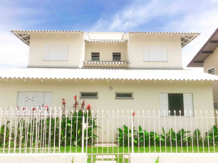 Casa Para 30 Pessoas Em Jurerê - Governador Celso Ramos