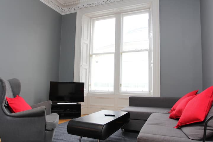 Outstanding City Centre Apartment - Edinburgh