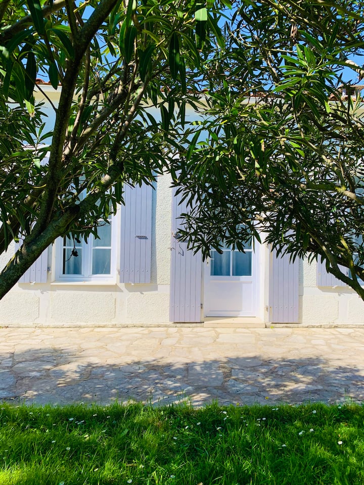 Le Clos Du Figuier, Maison De Charme Avec Jardin - Île de Ré