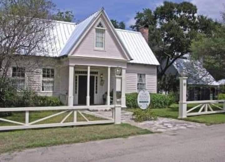 Historic George Washington Baines House! - Salado, TX