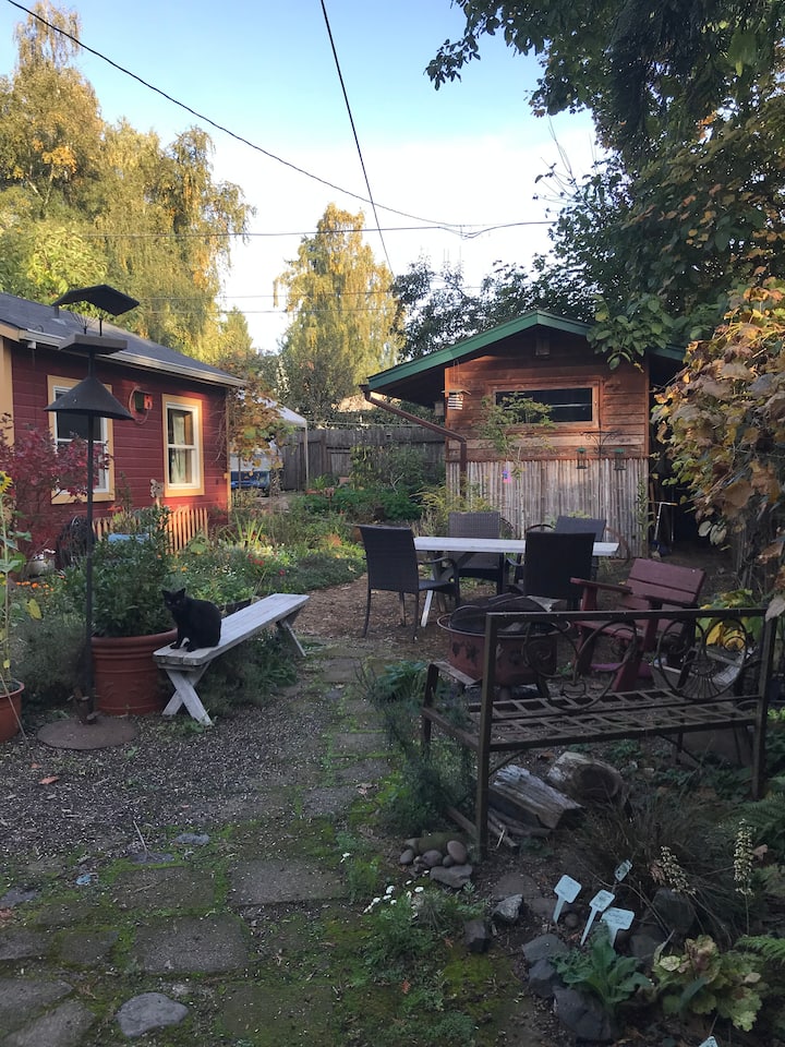 The Bunkhouse - Salem, OR